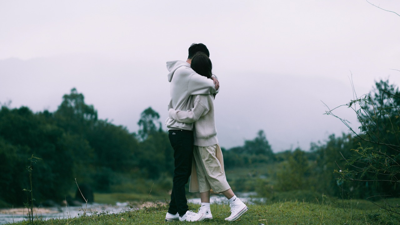 The Science of Hugs - PsycApps Website